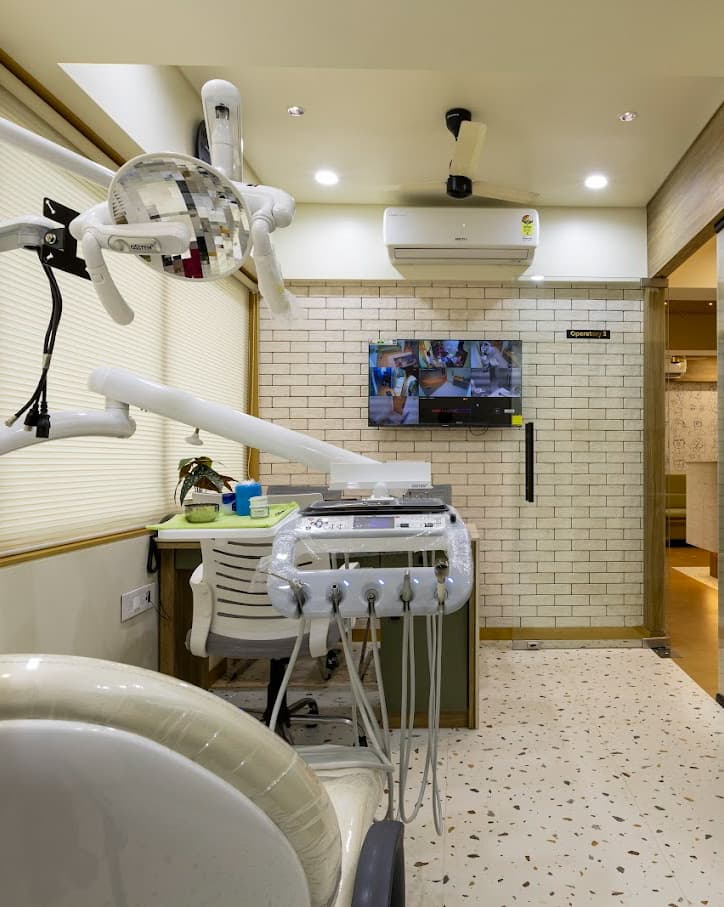Dentist in Dombivli - Dr. Mane's Dental Clinic & Implant Centre